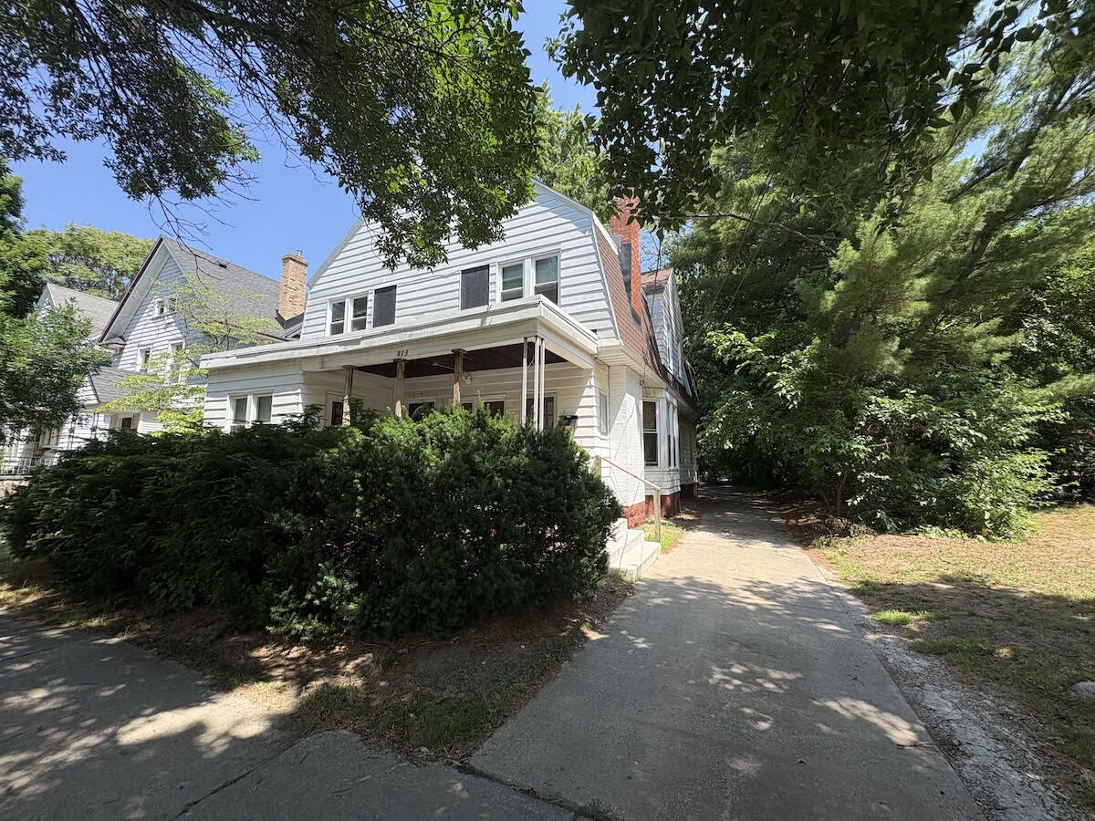 813 Lake Drive #3 SE - The Fulton Group